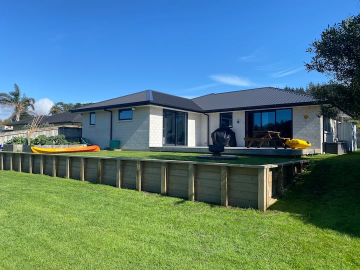Home On The Estuary - Ruakākā