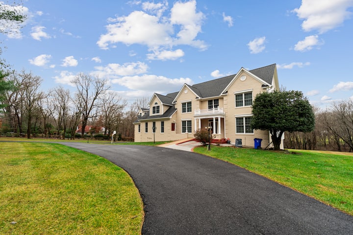 Luxury Home Near Washington Dc - Highland, MD