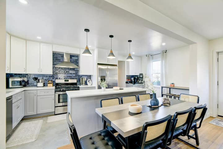 Contemporary Arlington Colonial~10 Min From D.c.~ - Alexandria, VA