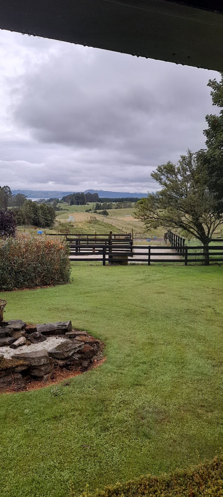Country Living, Just Beautiful - ロトルア