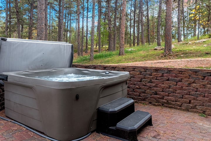 Modern Lodge: Hottub + Huge Space + Views + Sauna - Keystone, SD