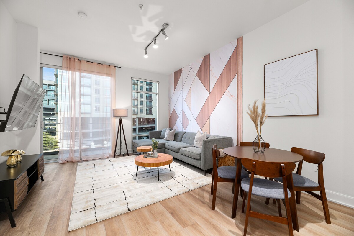 ZZ Luxury High Rise, Infinity Pool, Area - A - Apartments for Rent in ...