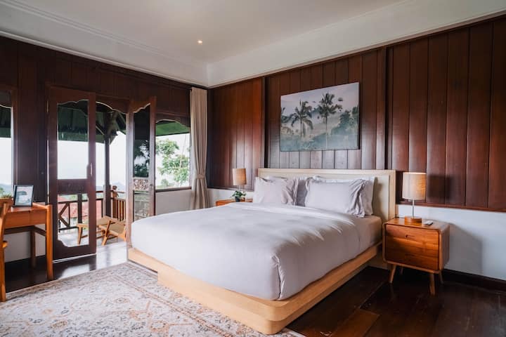 Mountain View Villa With Private Jacuzzi Bedugul - Munduk