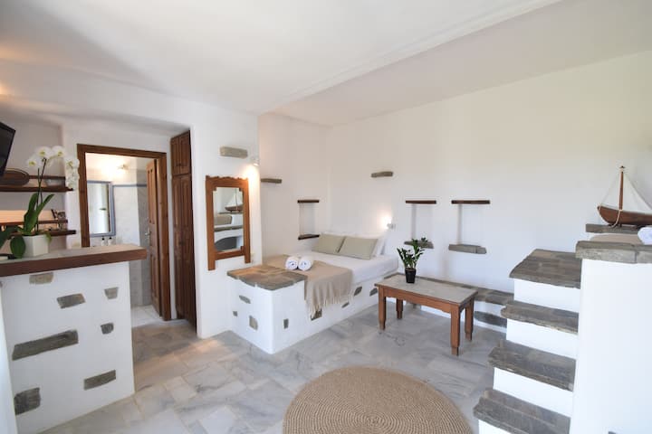 "Traditional Studio In Sunset" - Antiparos