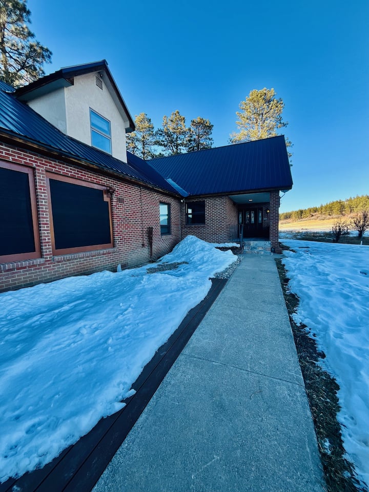 Mary's Mountain Retreat Main House (First Floor) - Bayfield, CO