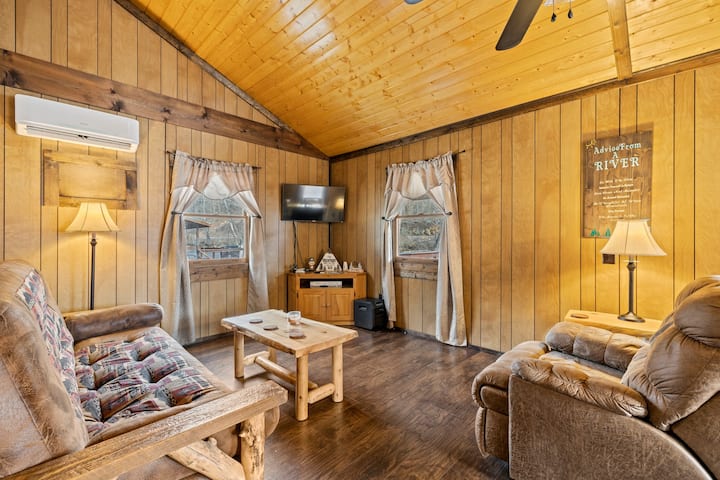 Riverfront Cabin | Mtn Views, Fishing & Rafting - Sylva, NC