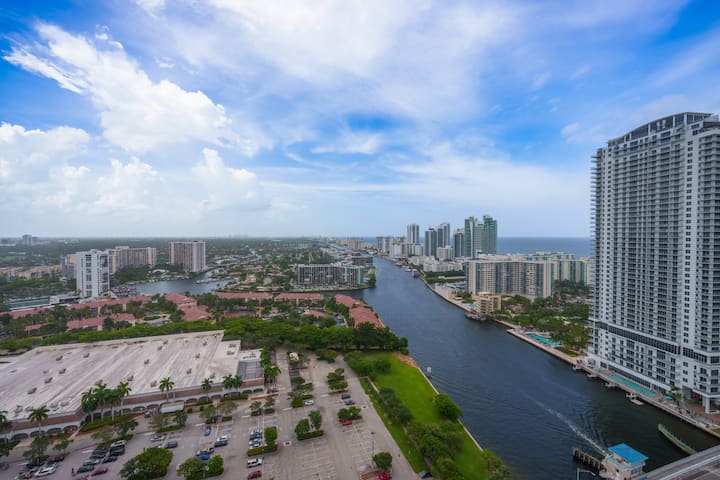 Beachwalk Resort  Penthouse 2 Bed 2 Bath 31 Floor - Hallandale Beach, FL