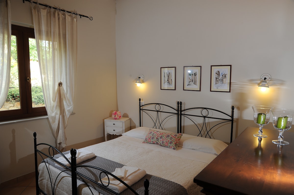 FULE' camere - Cabañas en la naturaleza en alquiler en Fontecchio ...