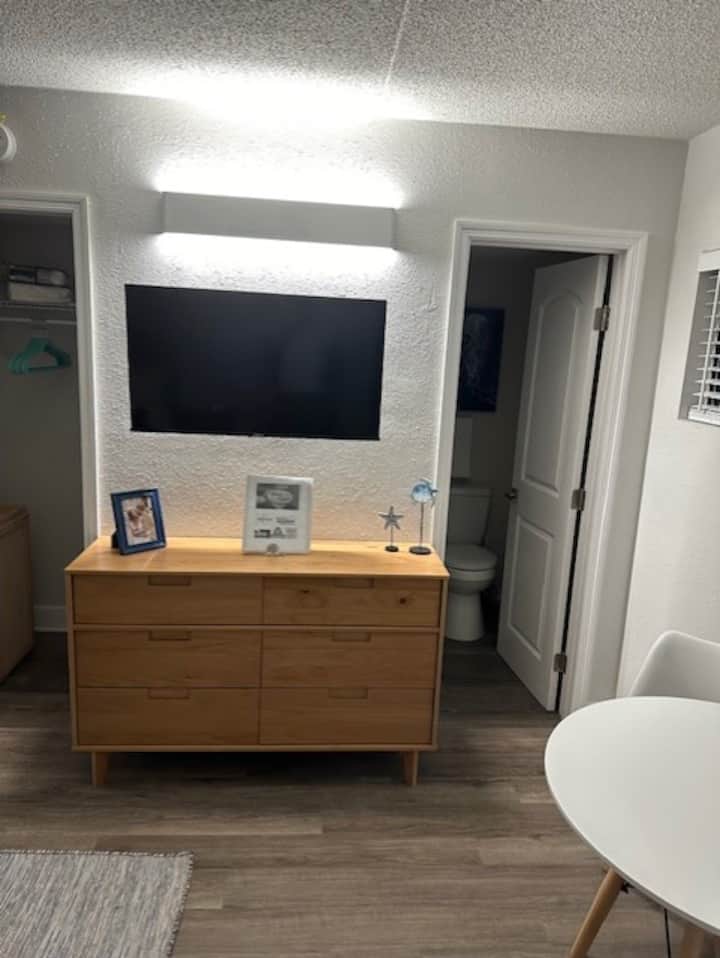 Ocean Breeze Nook: 1br Condo
