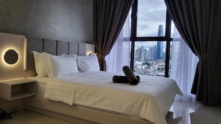 Urban Celeste: Free Shuttle To Mrt: 2-4pax - Kuala Lumpur