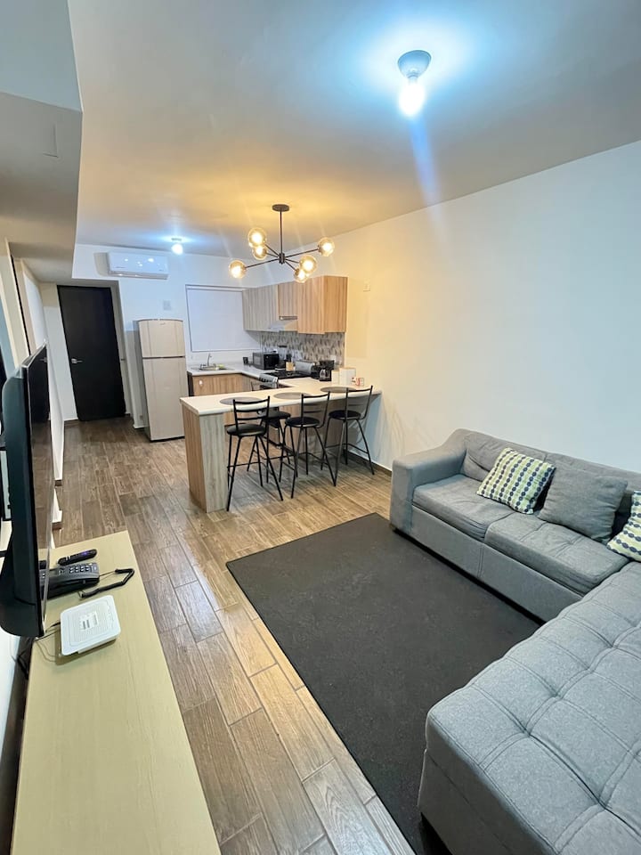 Hermoso Departamento Equipado Con Estacionamiento. - 구아델로프