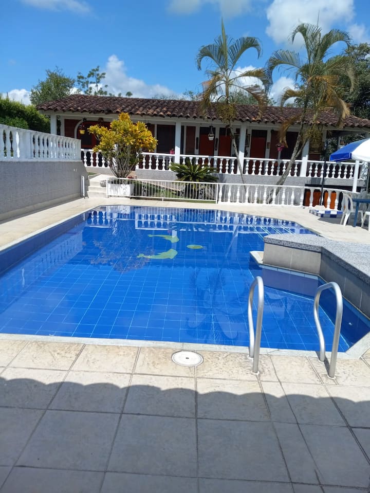 Casa De Campo Familiar Disponible Para Fin De Año - Colombia