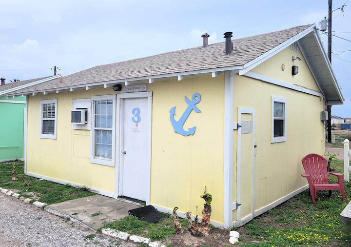 (Db3) 2 Br Cabin, Kitchen, Walk To Beach, Dogs Ok! - Port Aransas, TX