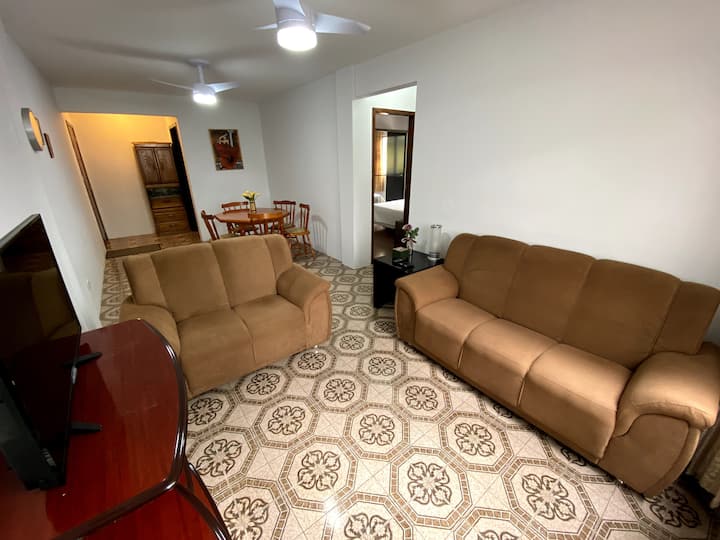 Apto De 2 Quartos - Centro De Bc - Balneario Camboriú