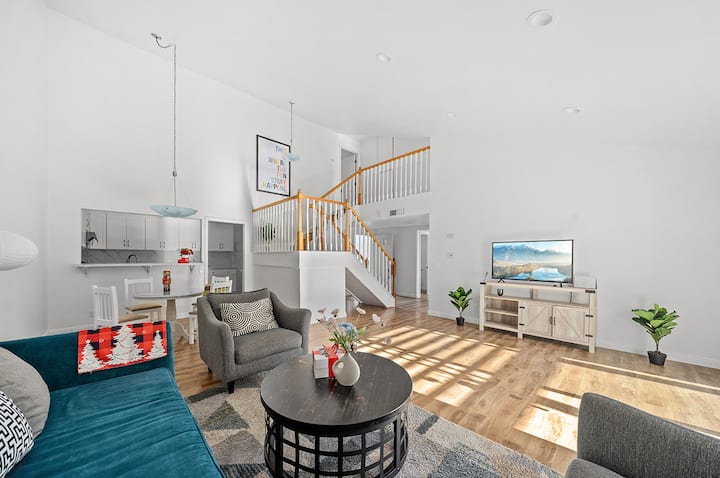 Walk To Lake Peaceful Home In Central Irvine - Tustin, CA