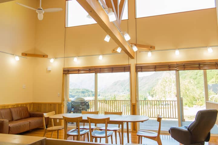 谷川岳を望む一棟貸しヴィラ「Wind+horn」温泉・自然・アクティビティ・キャンプ - 누마타시