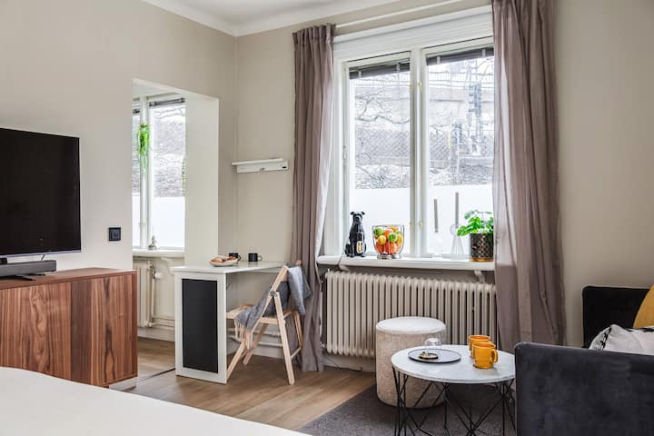 Modern 1-bed Gem: Stylish City Apartment - Sztokholm