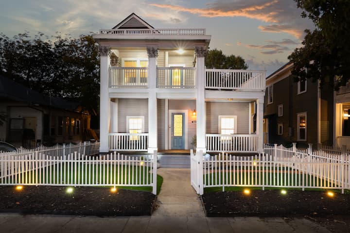 The Gatsby 1930s | Pool, Hot Tub, Firepit, Bbq - San Antonio, TX