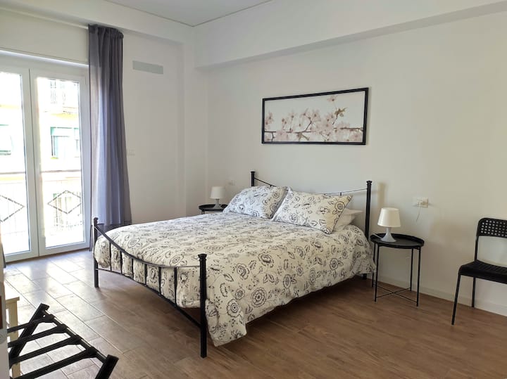 Luminoso,ampio, Ottima Posizione A2 Passi Da Metro - Rome