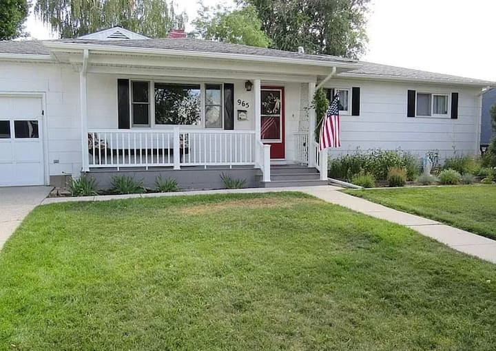 5 Bedrooms, Hot-tub, Pet-friendly Yard - Lander, WY