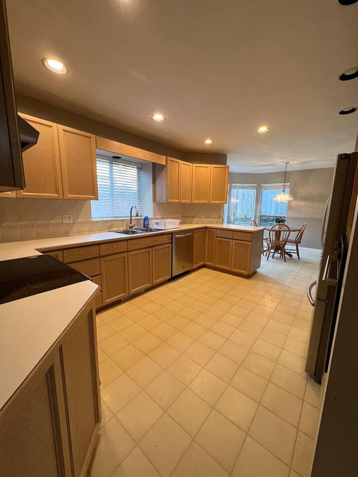 Surrey: 1-person Room 2m - Surrey, BC