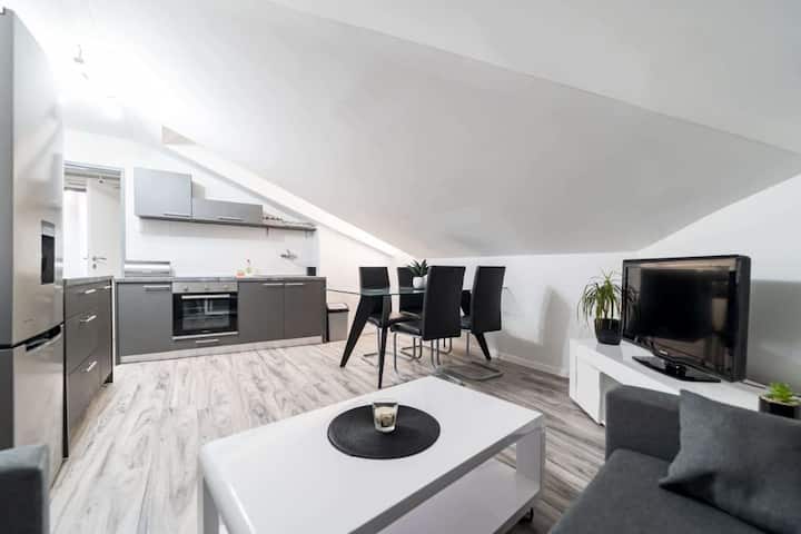 City Center Mayess Apartment - Zadar