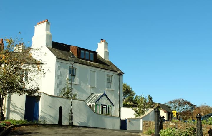 Devon, Sleeps 5, Beaches, Dog Friendly, Log Burner - Westward Ho!