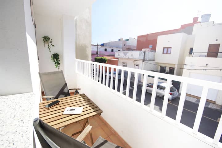 Sunny Apartment W/small Terrace - Ingenio