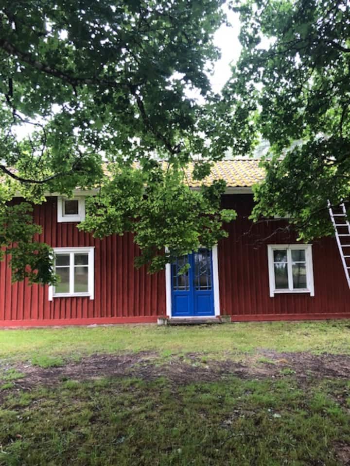 Lantlig Idyll Vid Sjön - Vaggeryd