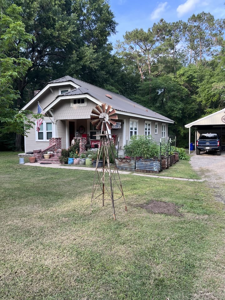 Farm House On 5 Acres - Stagecoach, TX