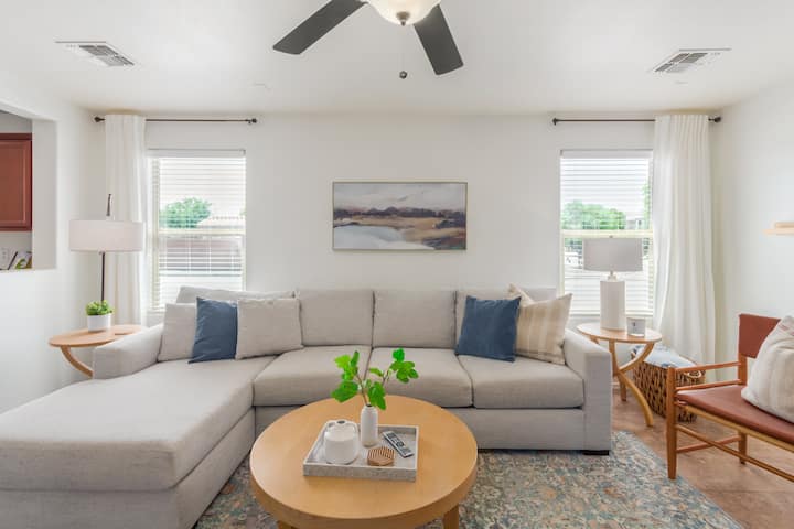 Cozy Family Gem W/ Garage + Yard - San Tan Valley, AZ