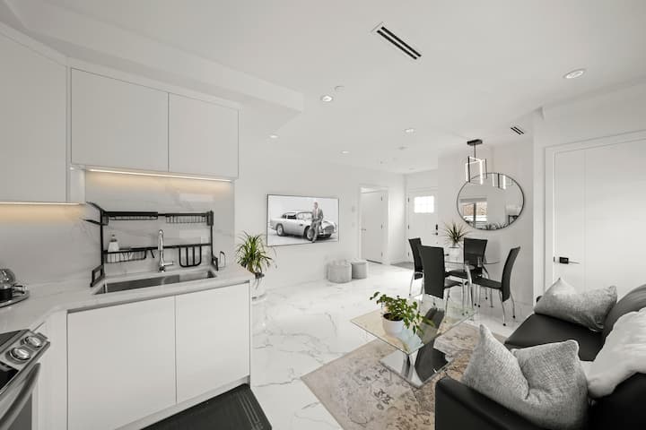 Brand New 3 Bed In Central Location - Burnaby