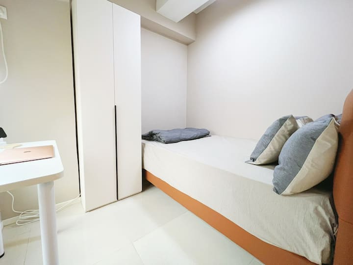 Window Double@cwb Mtr 336-339hennessy Rd -