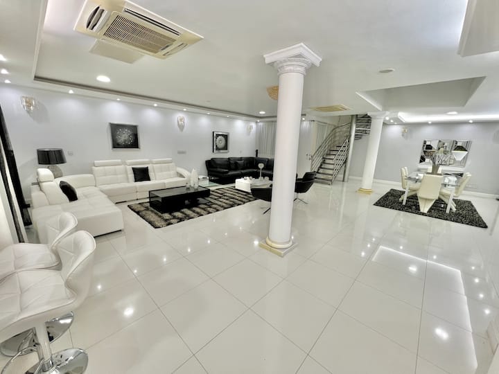 Luxurious And Spacious 4br Apt! - Praia