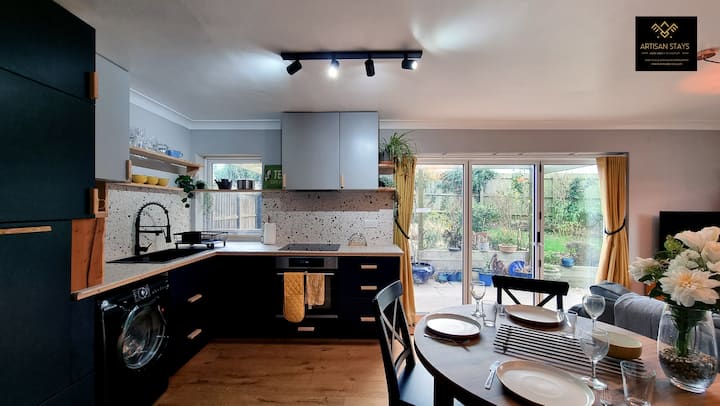 The Rose Garden Of Basildon |Pvt Parking |Sleeps 6 - Basildon