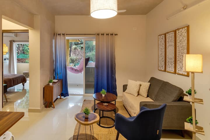 8min To Thalassa | Clean | Spacious |2 Bhk|balcony - Goa