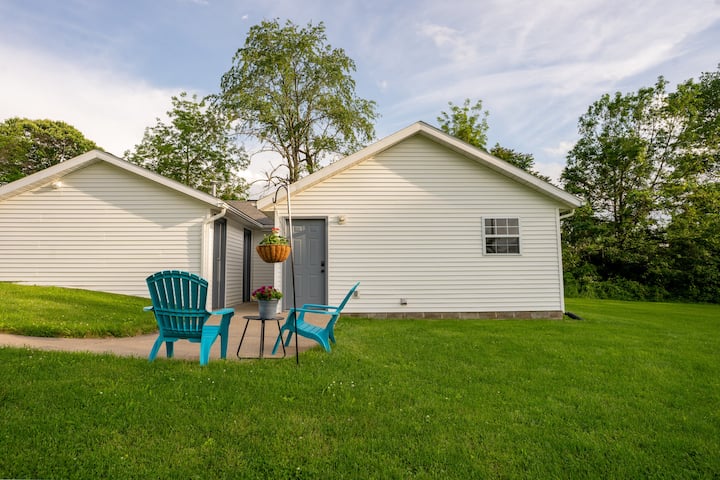Rosie's Place - Peaceful Retreat In Town - MSM, Bloomington