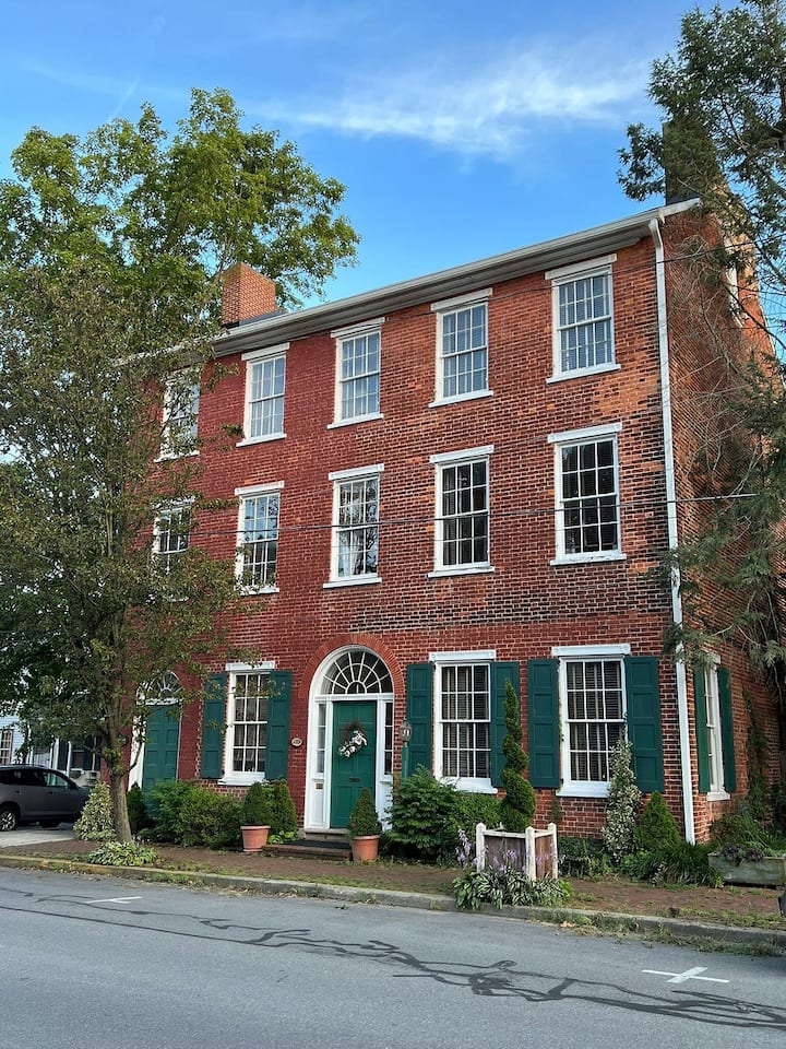 Ascot Bnb House Rental - Marietta, PA