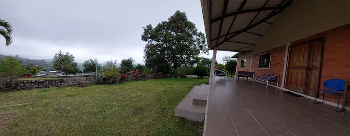 Quinta Vacacional En Yunguilla - Santa Isabel