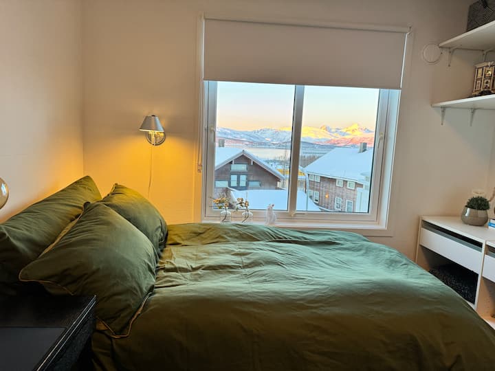 Koselig Rom Med Utsikt Til Fjell - Tromsø