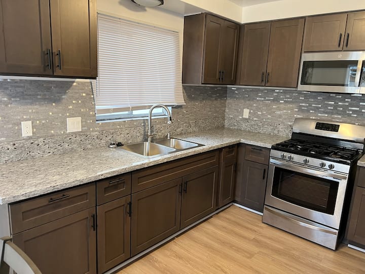 Cute Remodeled 2 Bedroom 2 Bath - Redondo Beach, CA