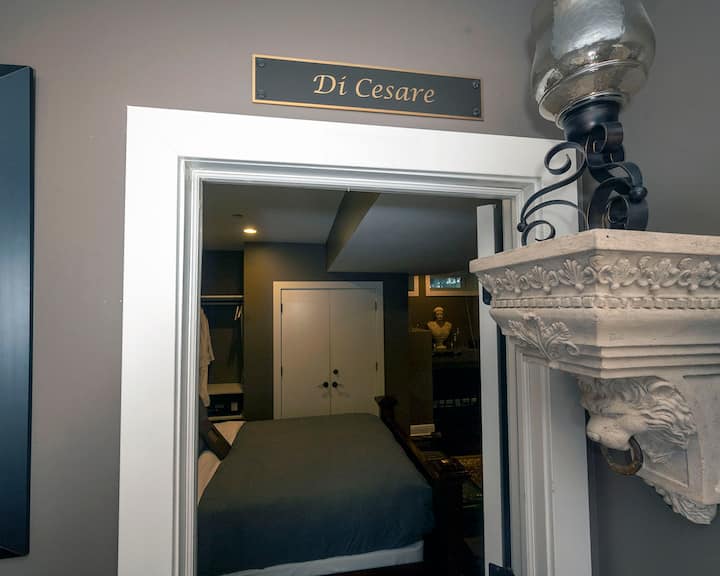 Caesar's Lair - Chicago