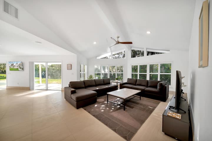 Elegant Waterside Haven - 3br Pool House - Fort Pierce, FL
