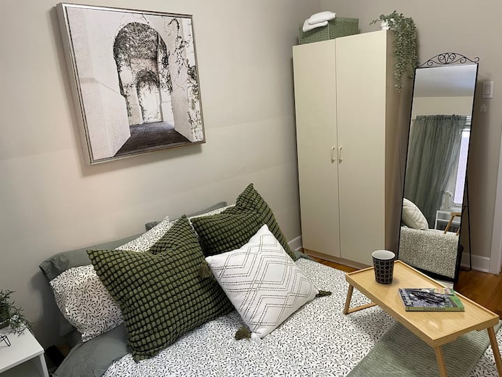 Chambre - Montreal (Ahuntsic) - Montreal