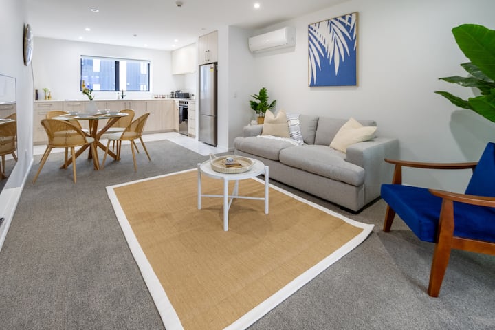 Greek Island Inspired 2 Bed Room 1 Bath Townhouse - Christchurch