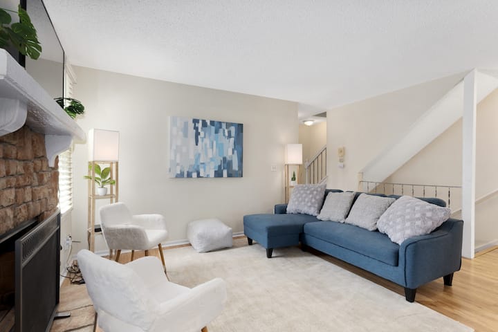 Stylish Retreat W/ King Beds And Private Patio - Kansas City, MO