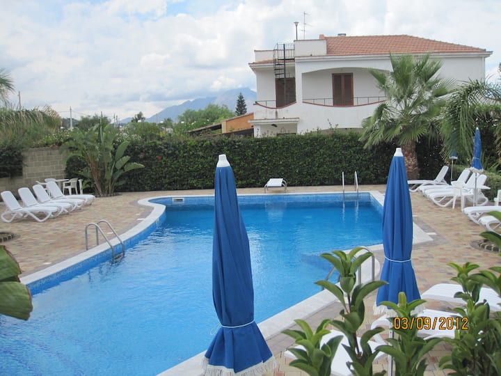 Mansarda
Villa Mare Azzurro - Campofelice di Roccella