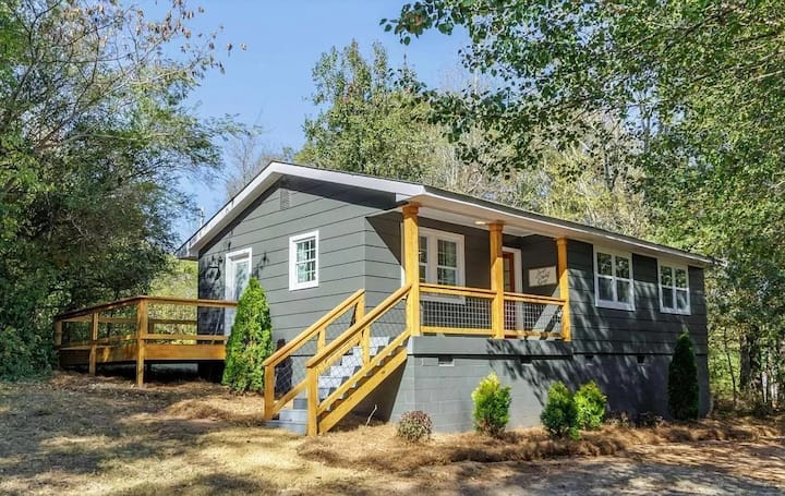 Stunning Cottage In Canton - Extended Stay - Canton, GA