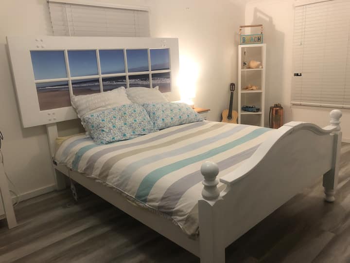 Beach House With Ocean Views! - Mandurah