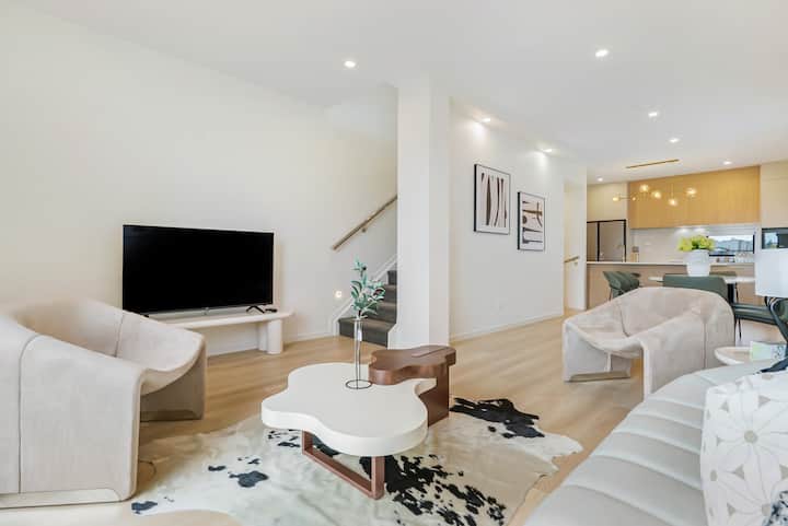 Spacious Parkview 3 Bdrm Unit With Garage_unit 47 - Auckland